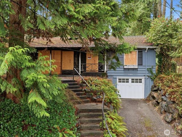 339 108th Ave SE, Bellevue, WA 98004 | MLS #2522 | Compass