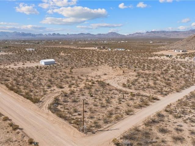 339 10 W Tertiary Dr, Golden Valley, AZ 86413