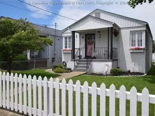 339 17th Street, Dunbar, WV 25064 649091352
