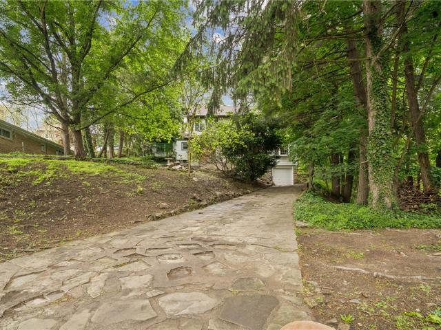 339 Good St
