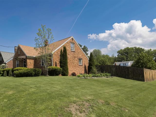 339 E 38TH Street
