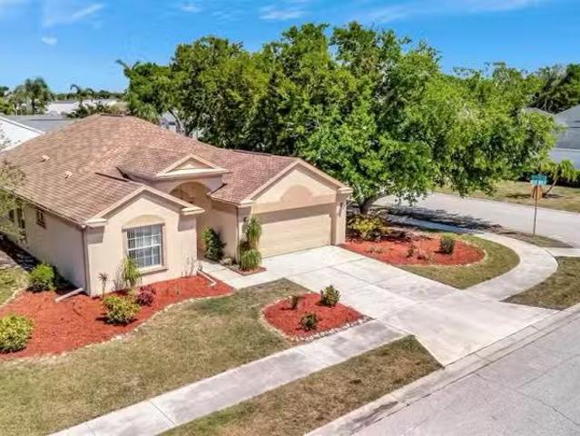 339 Fareham Dr, Venice, FL 34293 MLS# N6136978