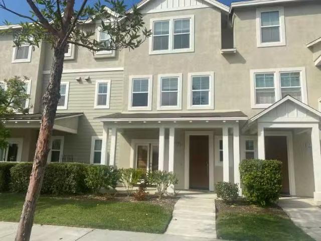 339 Kiawah River Dr, Oxnard, CA 93036