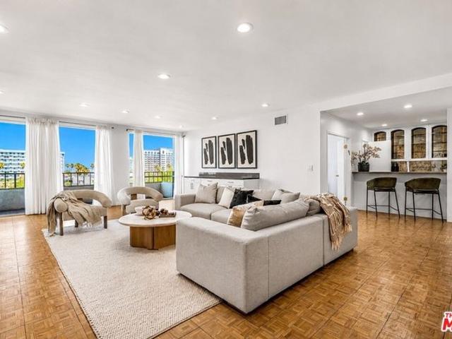 339 N Palm Dr Apt 504, Beverly Hills, CA 90210