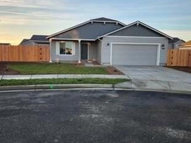 339 NW Par Ave, Madras, OR 97741