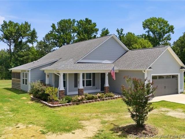 339 Sandcastle Ln, Four Oaks, NC 27524