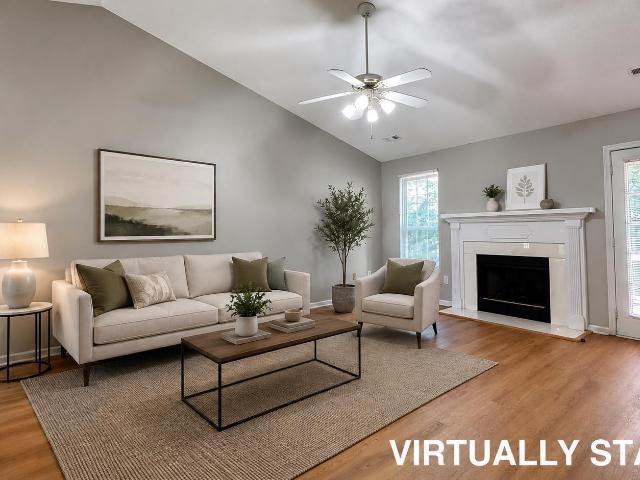 339 Riverside Chase Circle