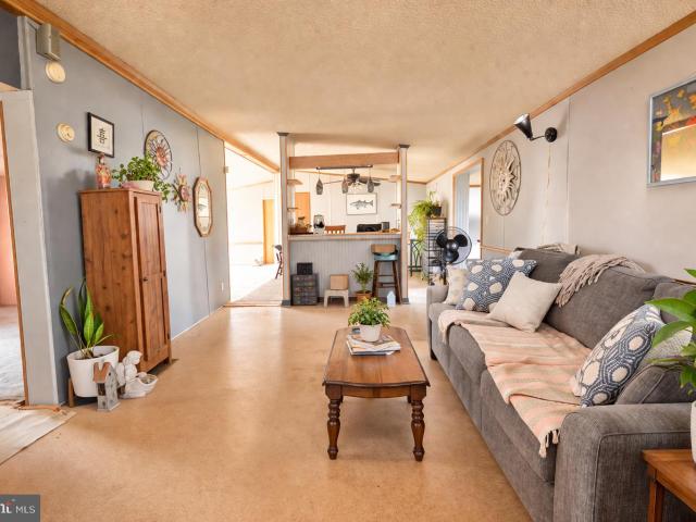 339 Valentine Dr, Martinsburg, WV 25405 | MLS #WVBE2050
