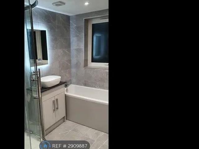 37 42 Lancelyn Court, Bebington, CH63 9JL, United Kingdom | 2 bed apartment for rent #167867512 | Rentberry