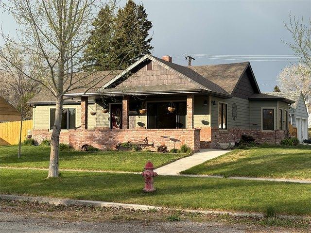 37 4th Ave SW, Choteau, MT 59422