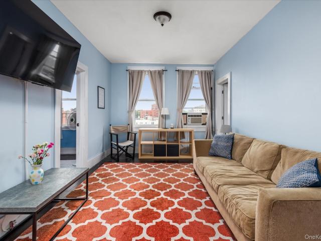 37 75 64 Street 51