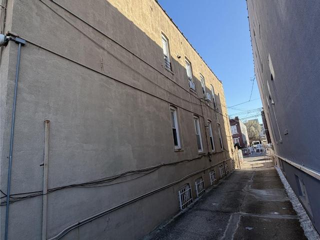 37 14 nd Street | Compass