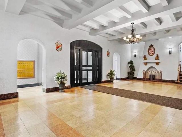 37 21 80th Street, Unit 4M | Compass