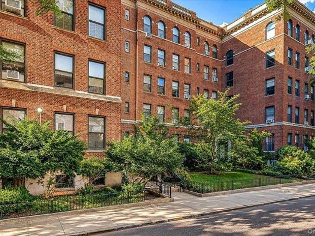 37 28 80th St Unit 31, Jackson Heights, NY 11372