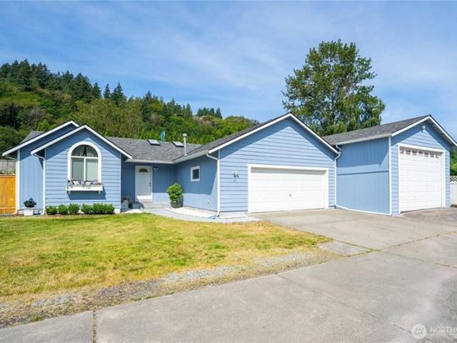 37 3rd Ave N, Algona, WA 98001
