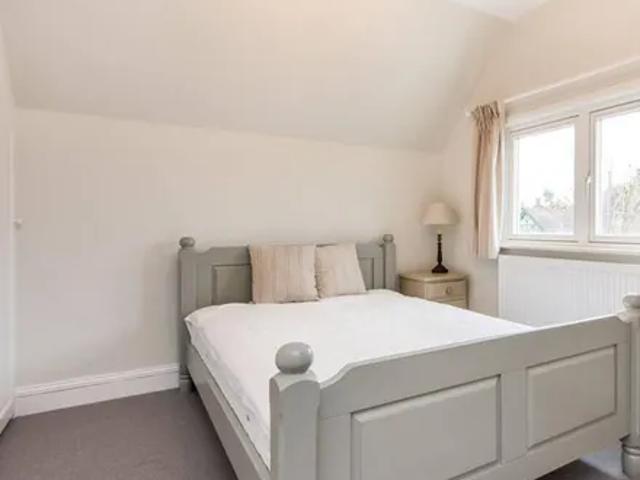 37 Teignmouth Road, London, NW2 4EB, United Kingdom | 2 bed apartment for rent #129952600 | Rentberry