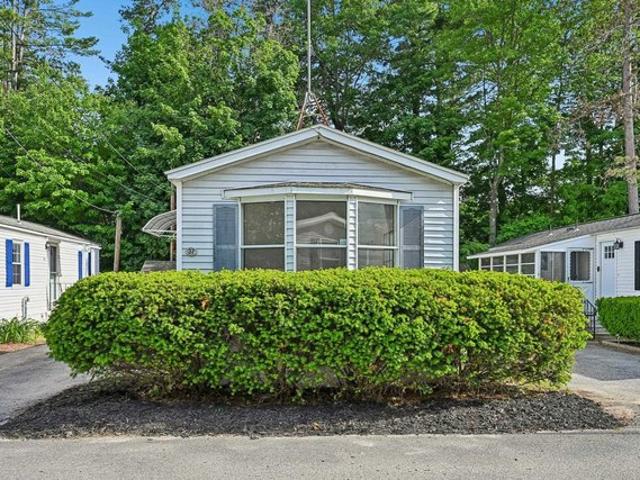 37 Thistle Way, Manchester, NH 03109