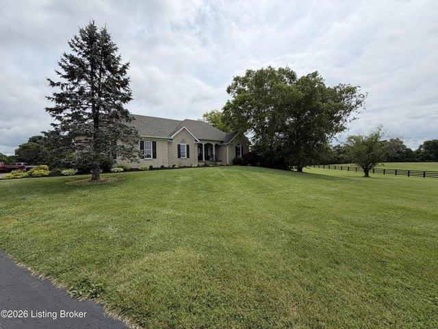 37 Timberwood Dr, Simpsonville, KY 40067