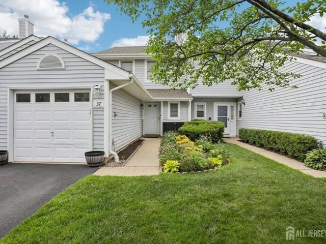37 Upperbrook Ct, Sayreville, NJ 08859