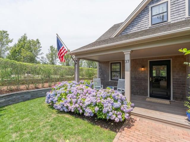 37 Vestal St, Nantucket, MA 02554