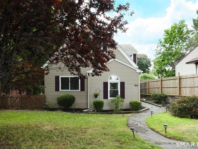 37 Vine St, Milford, CT 06460