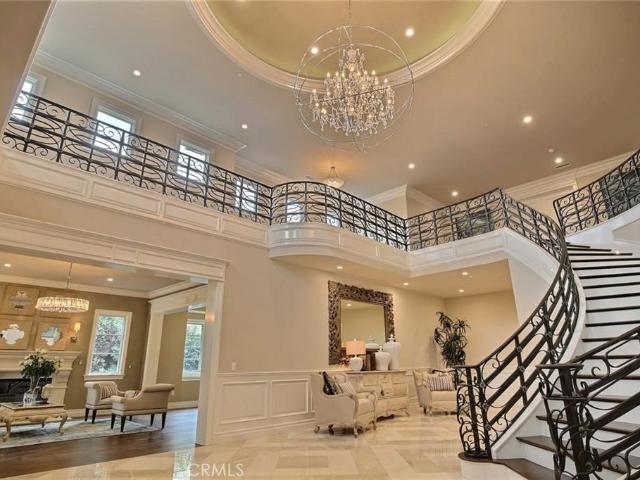 37 W Longden Avenue