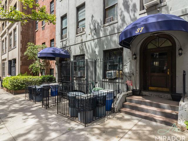 37 W 16th Street 3R