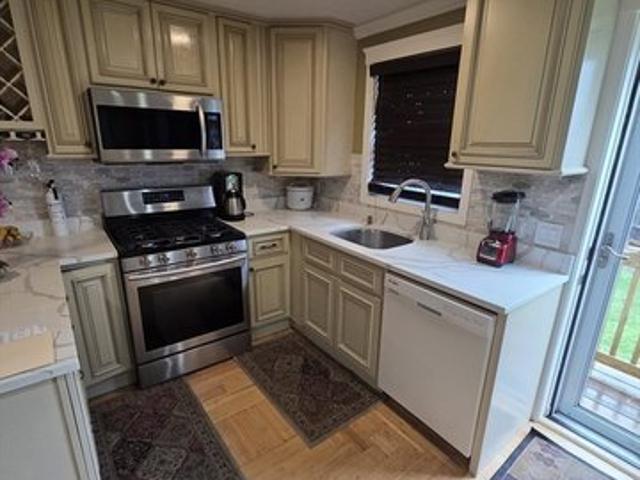 37 Wall St Unit 2C, Worcester, MA 01604