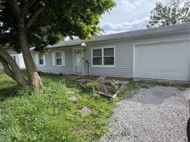 37 Westwood Dr, Cahokia, IL 62206
