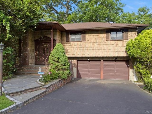 37 Windham Dr, South Huntington, NY 11746
