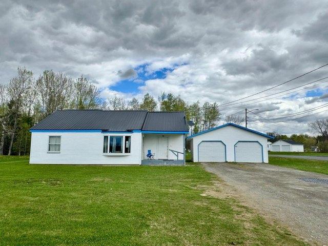 37 Woodland Rd, Caribou, ME 04736