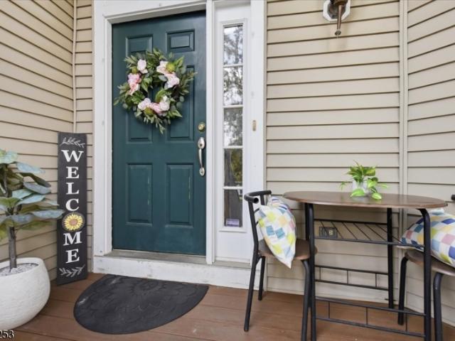 37 Woodmont Dr