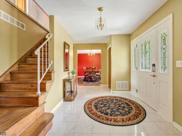 37 Wolfe Dr