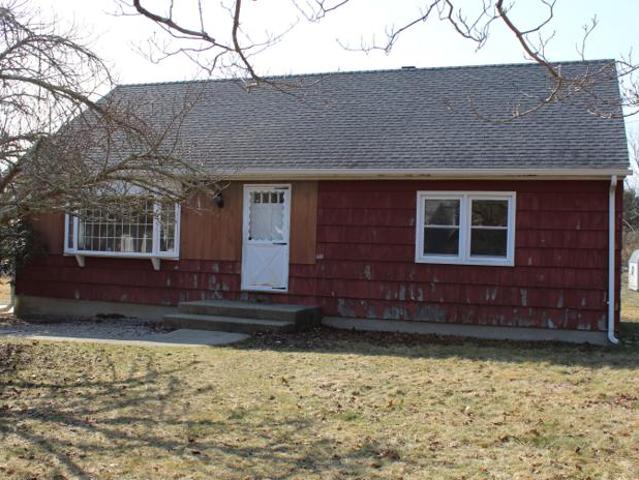 37 Almer St, Groton, CT 06340
