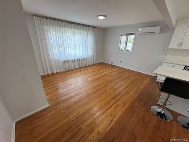 37 Bainbridge Avenue
