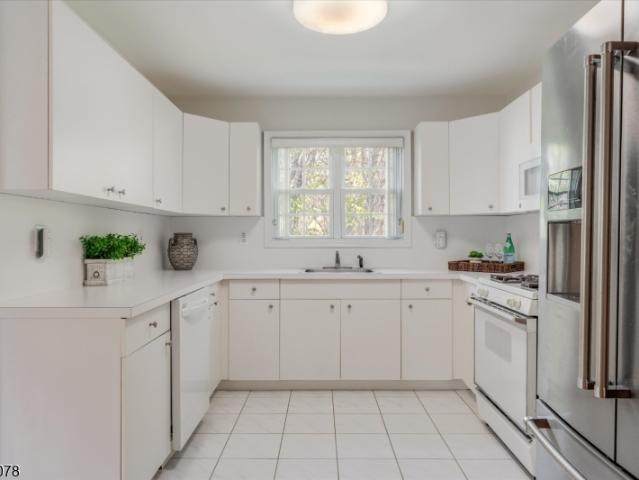 37 Berkeley Sq # 37