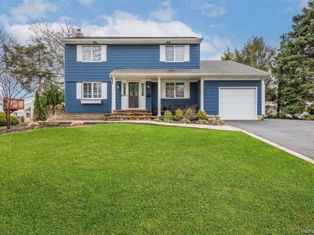 37 Bethany Dr, Commack, NY 11725