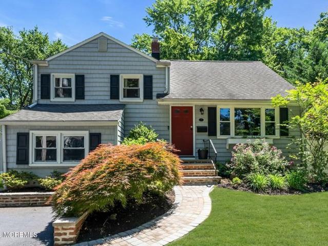 37 Birch Dr, Shrewsbury, NJ 07702