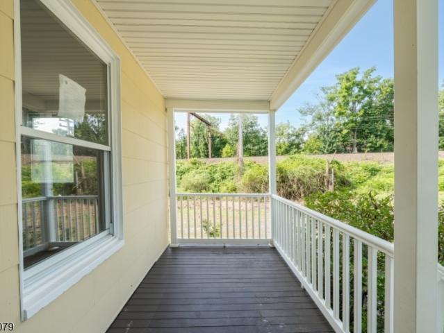 37 Bowers Ln