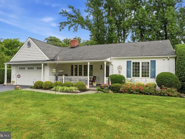 37 Brookside Dr, Feasterville Trevose, PA 19053