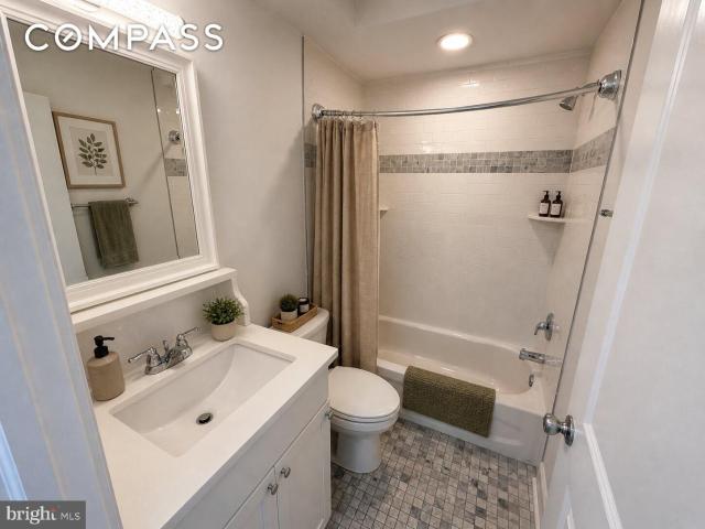 37 Bridge St 304, Phoenixville, PA