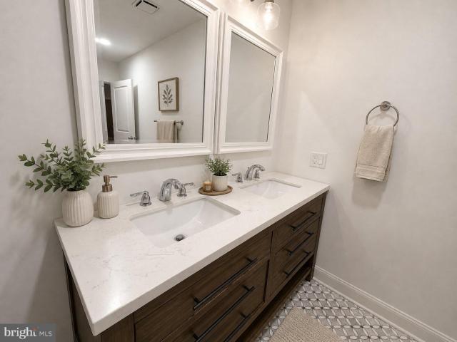 37 Bridge St, Unit 201, Phoenixville, PA 19460 | MLS #PACT2124