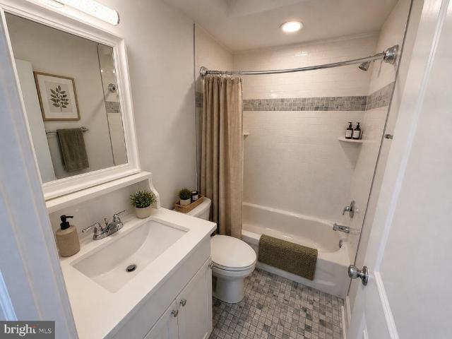37 Bridge Street # 304