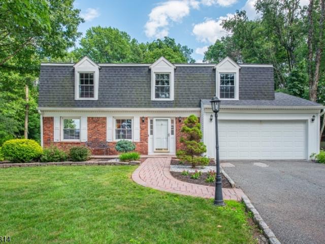 37 Camelot Dr