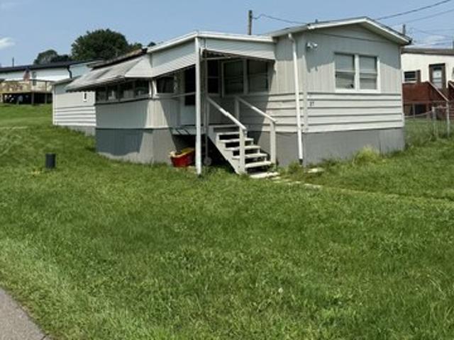 37 Cardinal Cir, Shavertown, PA 18708