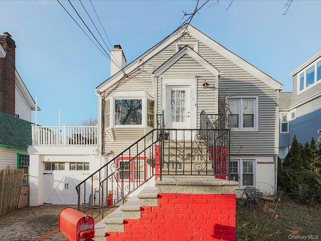 37 Centre St, Bronx, NY 10464