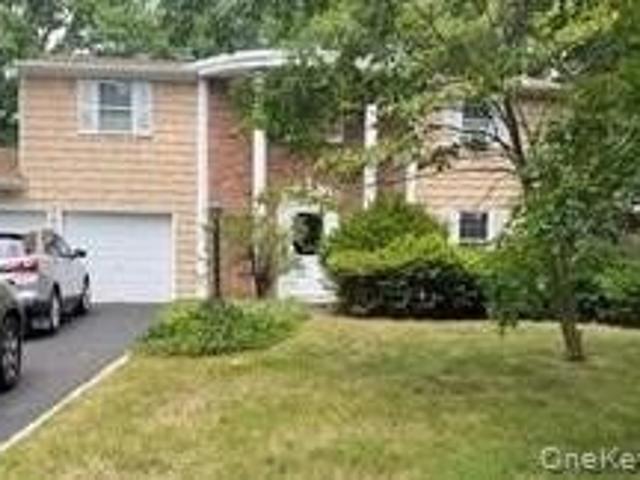 37 Cedar Ave, Coram, NY 11727