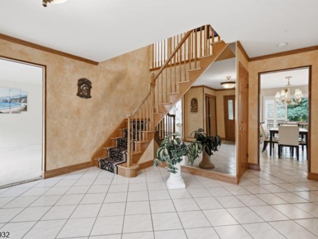 37 Continental Rd