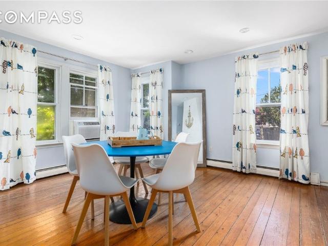 37 Concord Dr, Middletown, RI