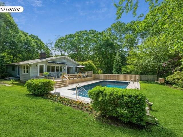 37 Cooper Ln, Southampton, NY 11968